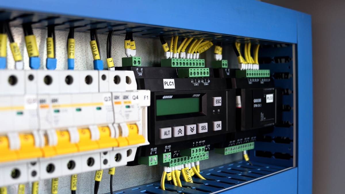 Curso de Programador Básico de PLC en Infotep 2025